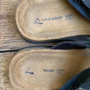 Alpine Design | Shoes | Alpine Designs Leather Memory Foam Sandals ...